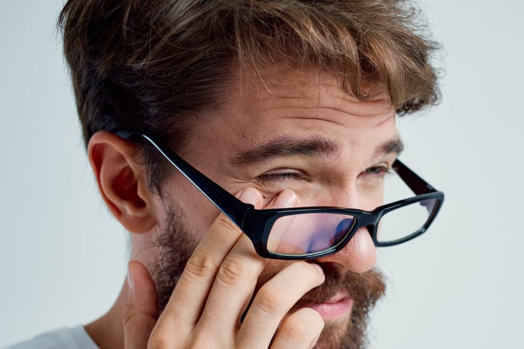 ¿Cómo detectar síntomas que indican unas gafas mal graduadas? - Seey ...