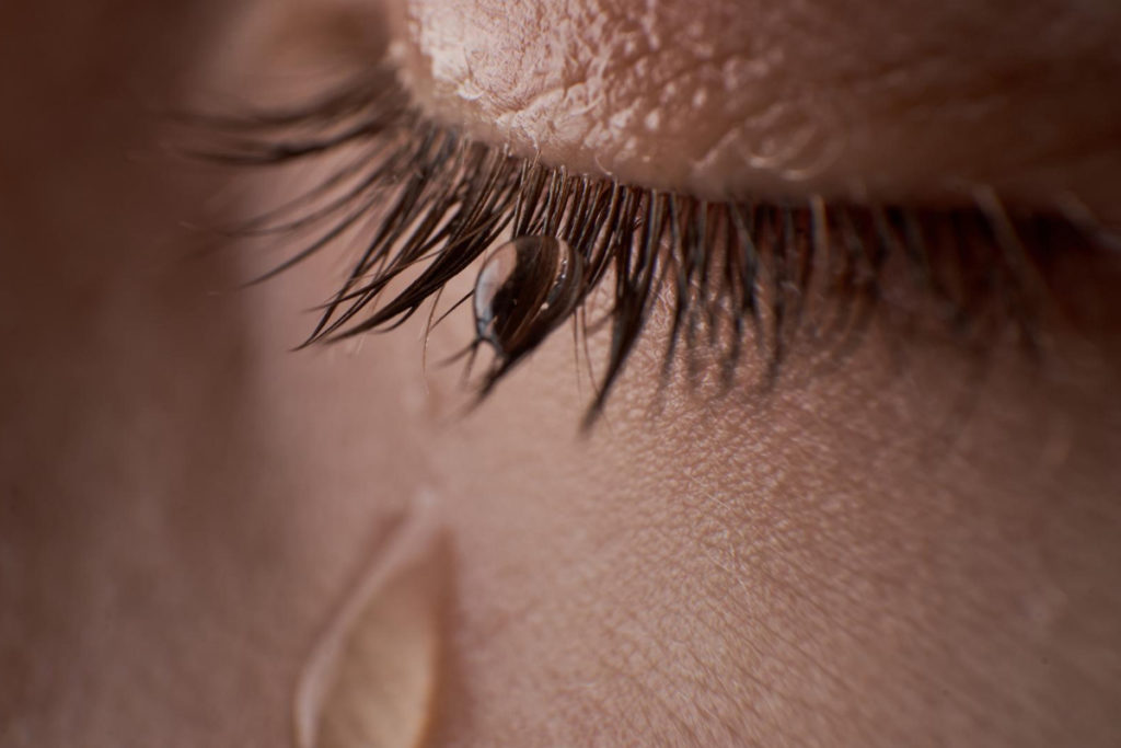 ¿Por qué es importante mantener humectados los ojos? - Seey eyewear